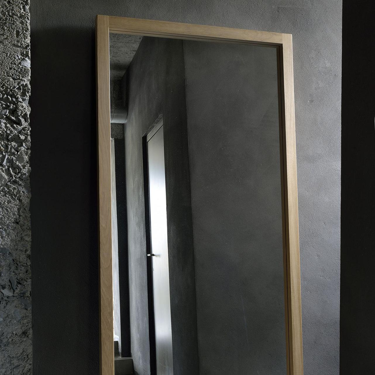 Light Frame floor mirror | Live Light