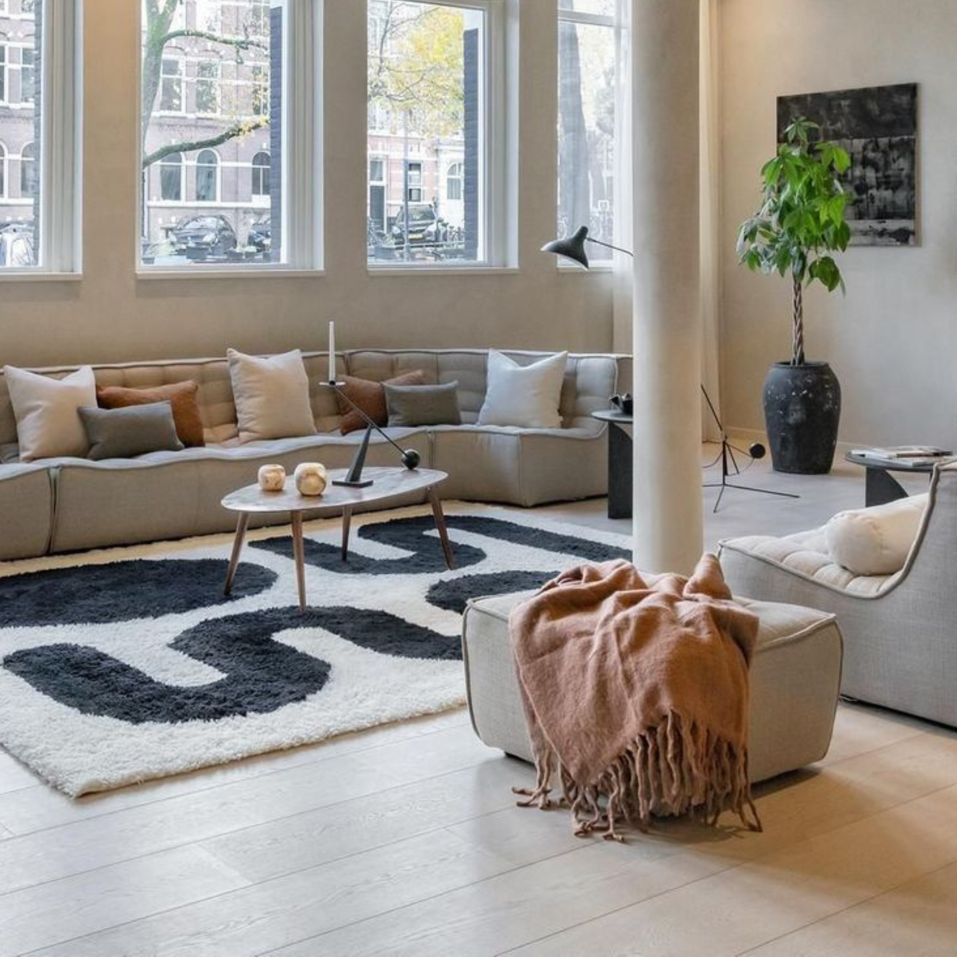 Live Light | Your circular furniture subscription